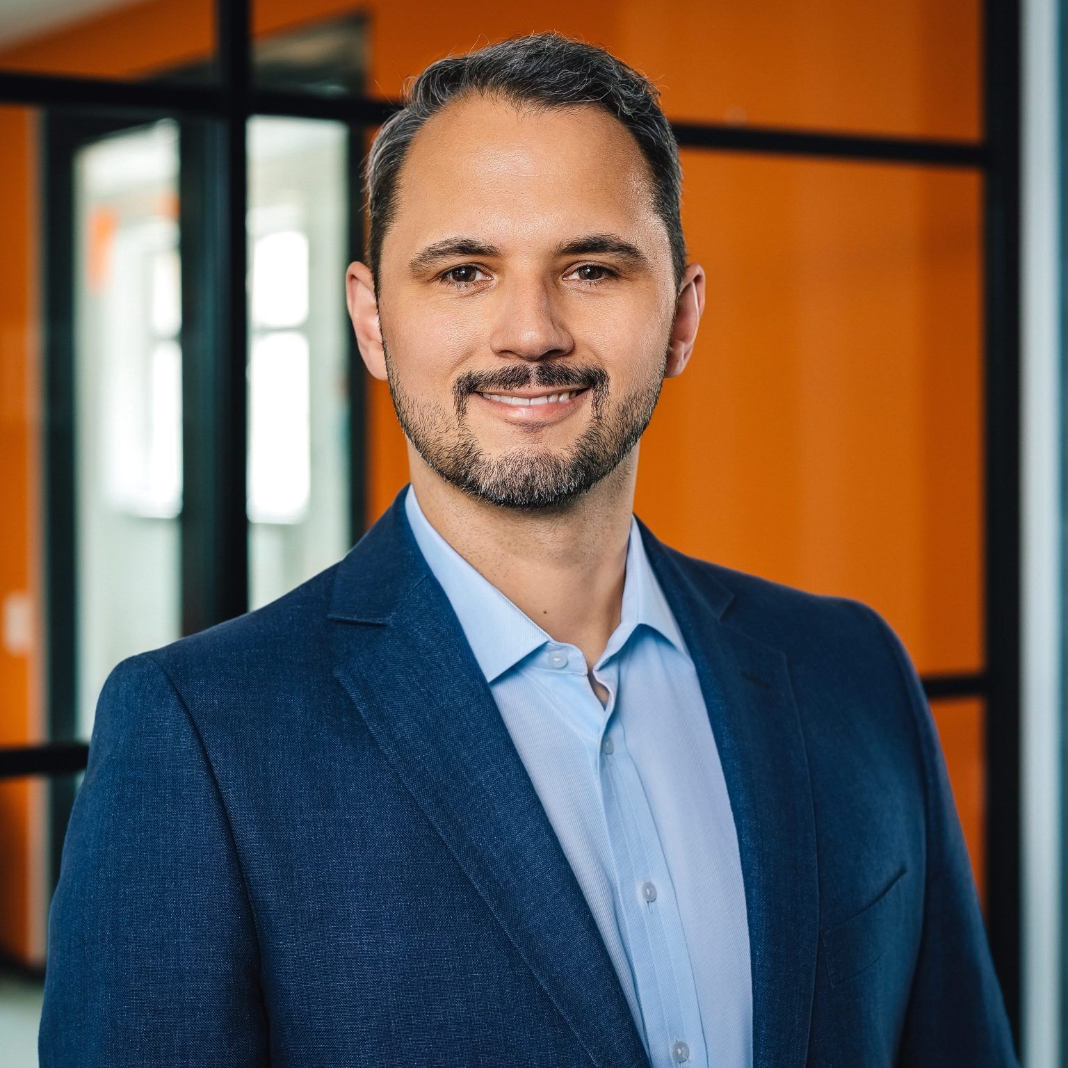 mobile.de erfindet sich neu: Neues Corporate Design nach 29 Jahren ...